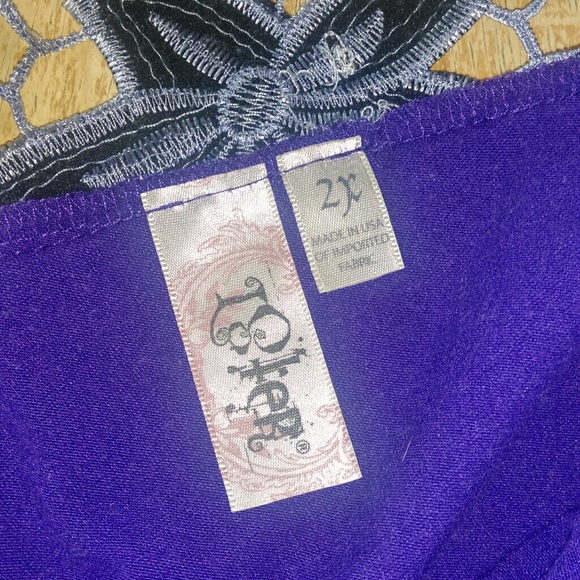 L8teR | Tops | Plus Size 2x Womans Short Sleeve W Deep V Back | Poshmark